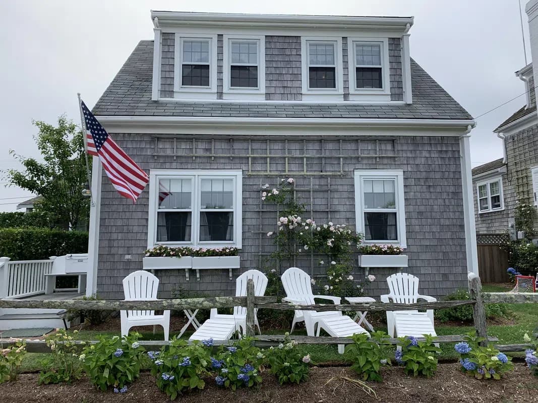 Nantucket Rental, Brant Point | Charming Well-Appointed Cottage Steps ...