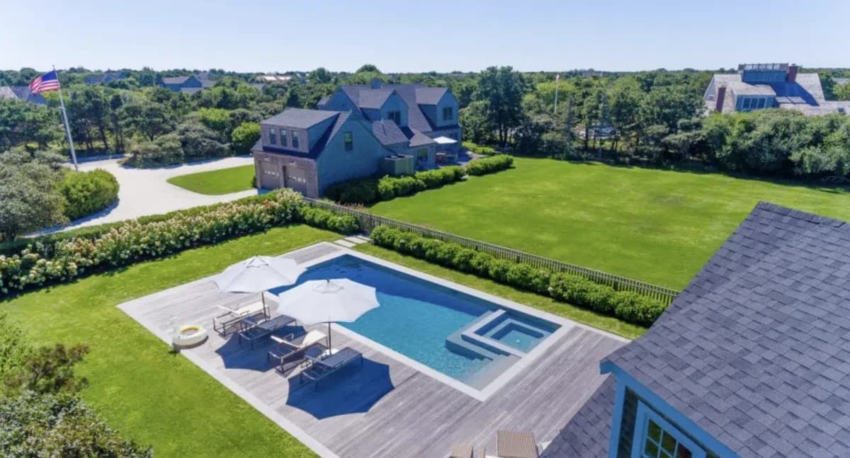 Nantucket Rental, Surfside | Newly Renovated Surfside Retreat