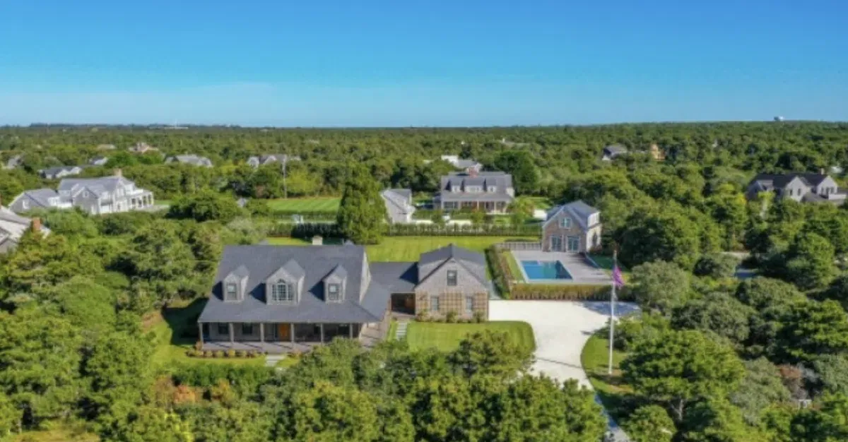Nantucket Rental, Surfside | Newly Renovated Surfside Retreat
